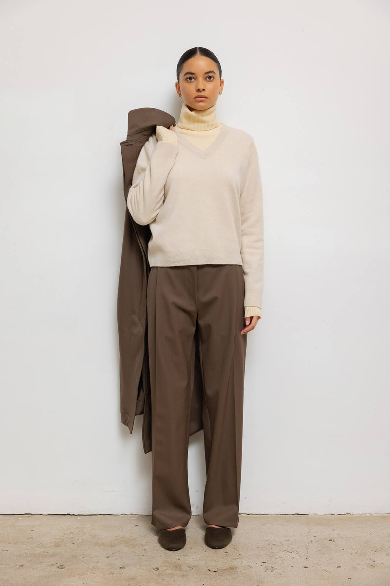 LESET Jesse V Neck Pullover in Alabaster in Wool