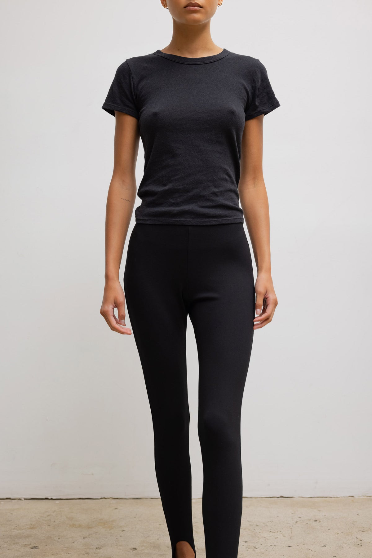 LESET Laura Slim Fit Tee in Black in Cotton