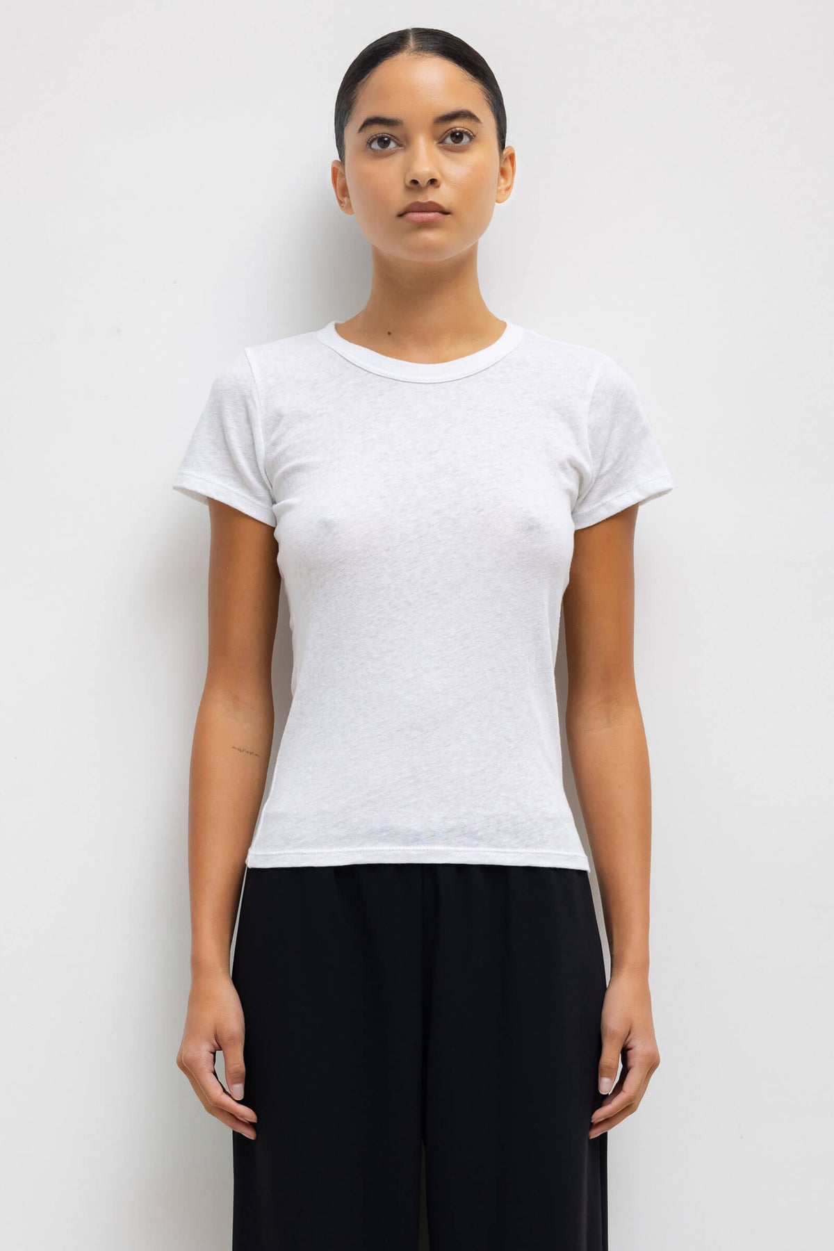 LESET Laura Slim Fit Tee in White in Cotton