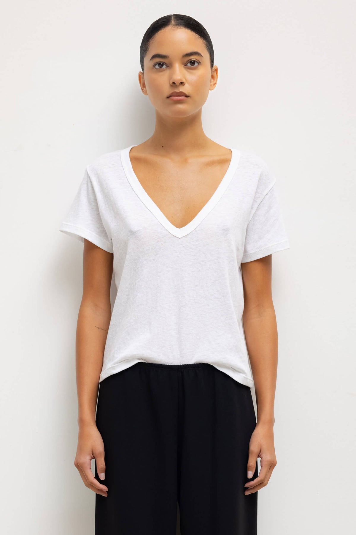 LESET Laura V Neck Tee in White in Cotton