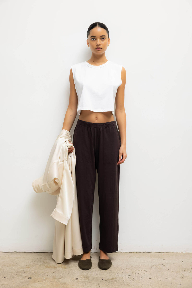 LESET Margo Tapered Pocket Pant in Chocolate in Cotton
