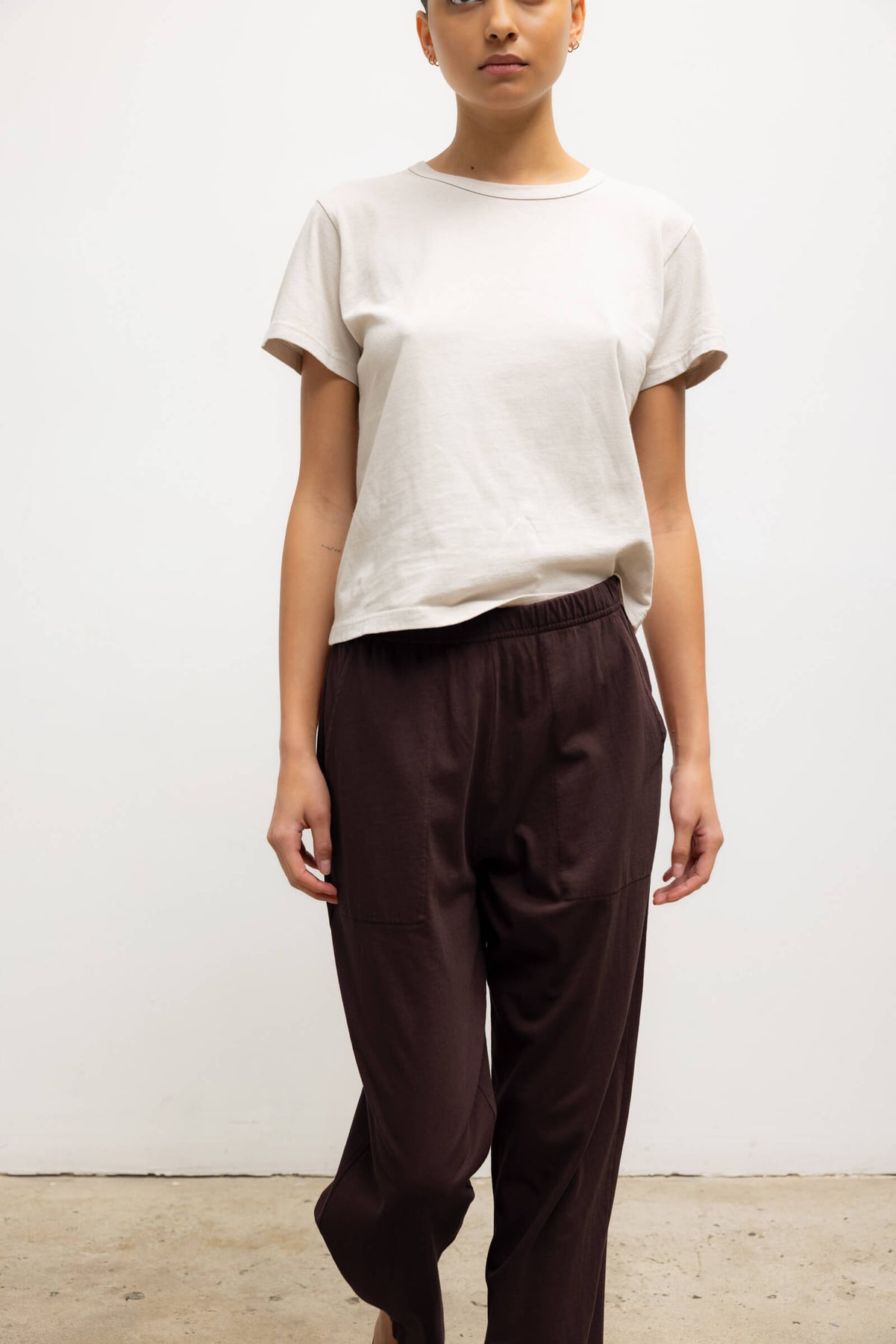 LESET Margo Tapered Pocket Pant in Chocolate in Cotton