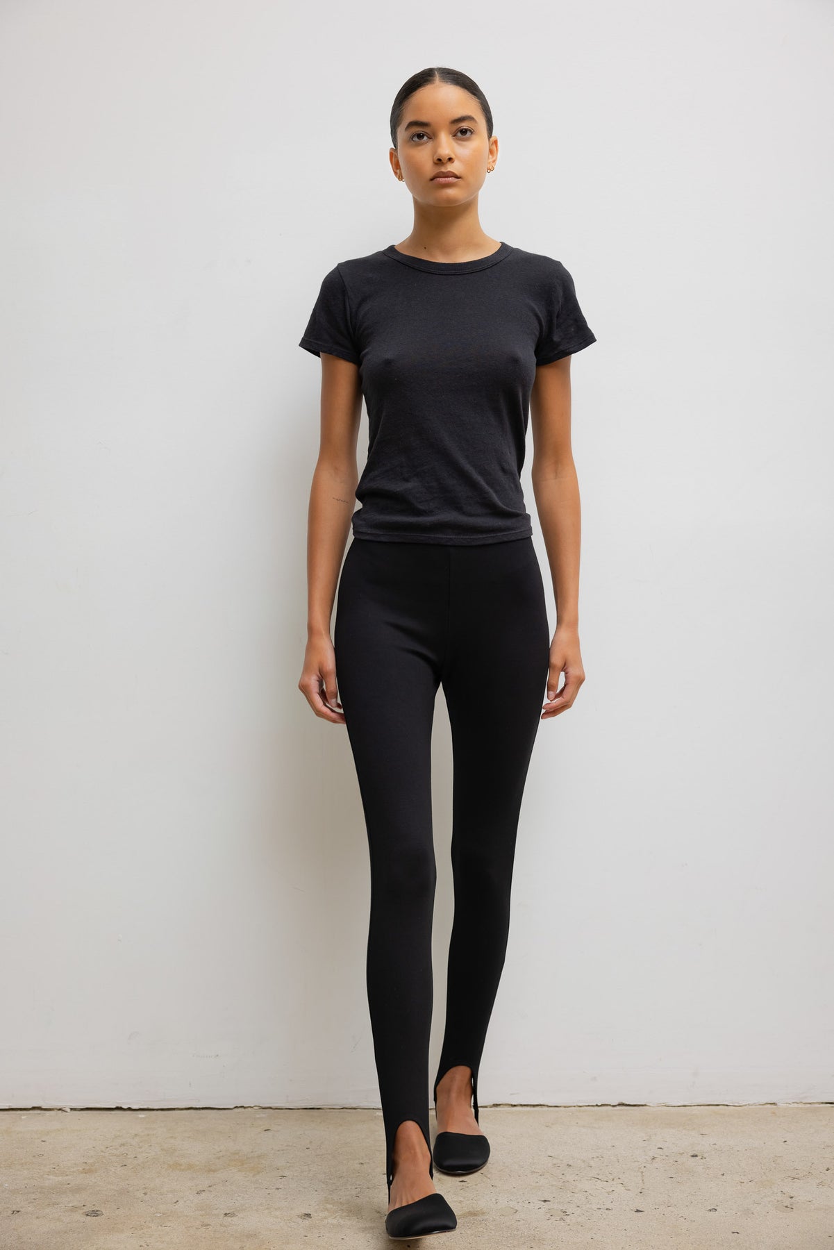 LESET Laura Slim Fit Tee in Black in Cotton