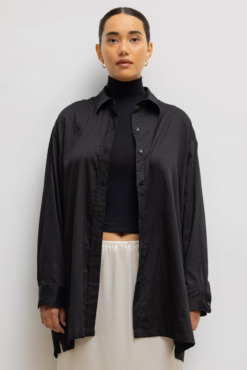 LESET Yoko Oversized Button Down in Black in Cotton